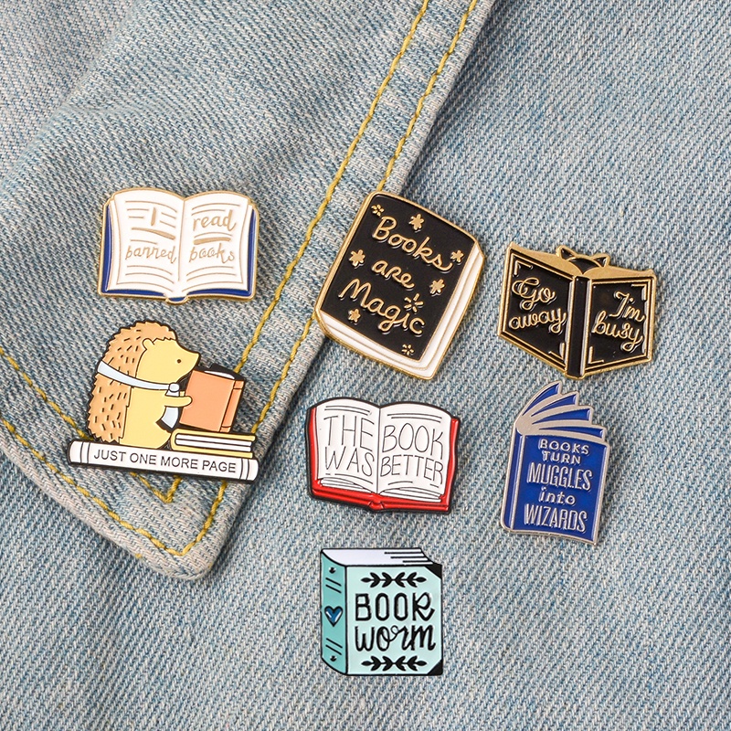 El Libro Era Mejor ” Pin De Lectura Solapa Pins Bookish Insignia ...