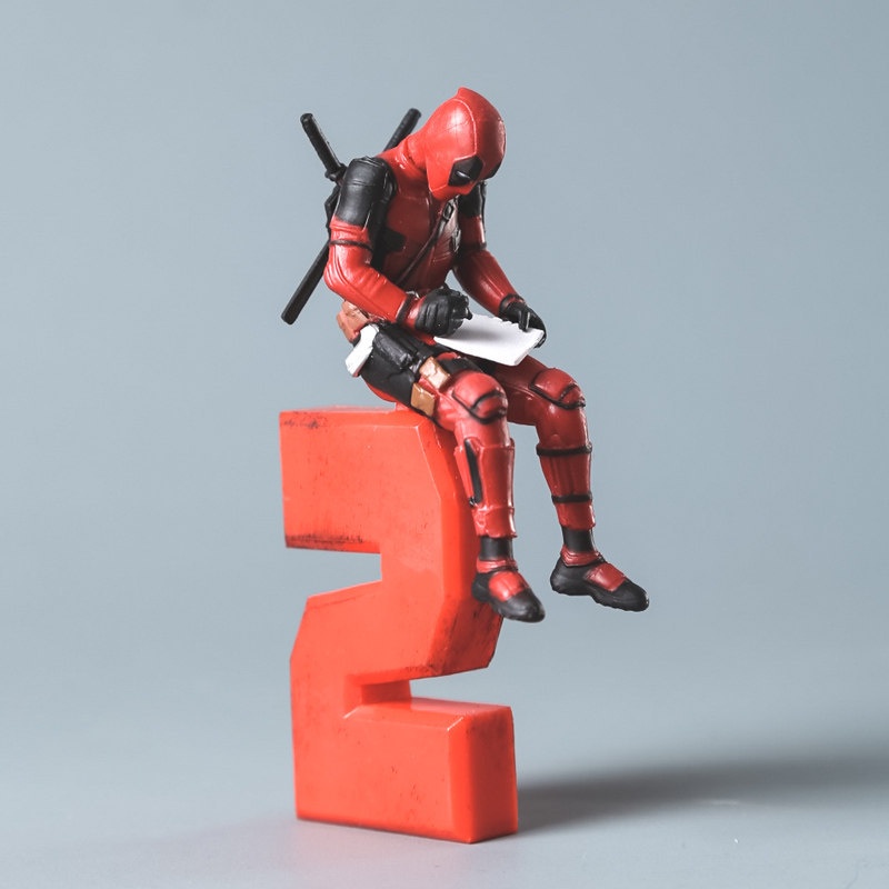Spot The Avengers Mini Figura Deadpool Sentado Postura Lectura Libro ...