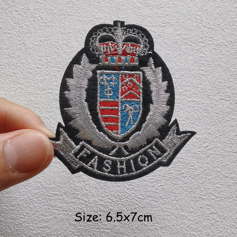 Logotipo Bordado Parche Hierro En Parches DIY Estilo Rock Punk La Ropa De La Raya Moda Insignias ...