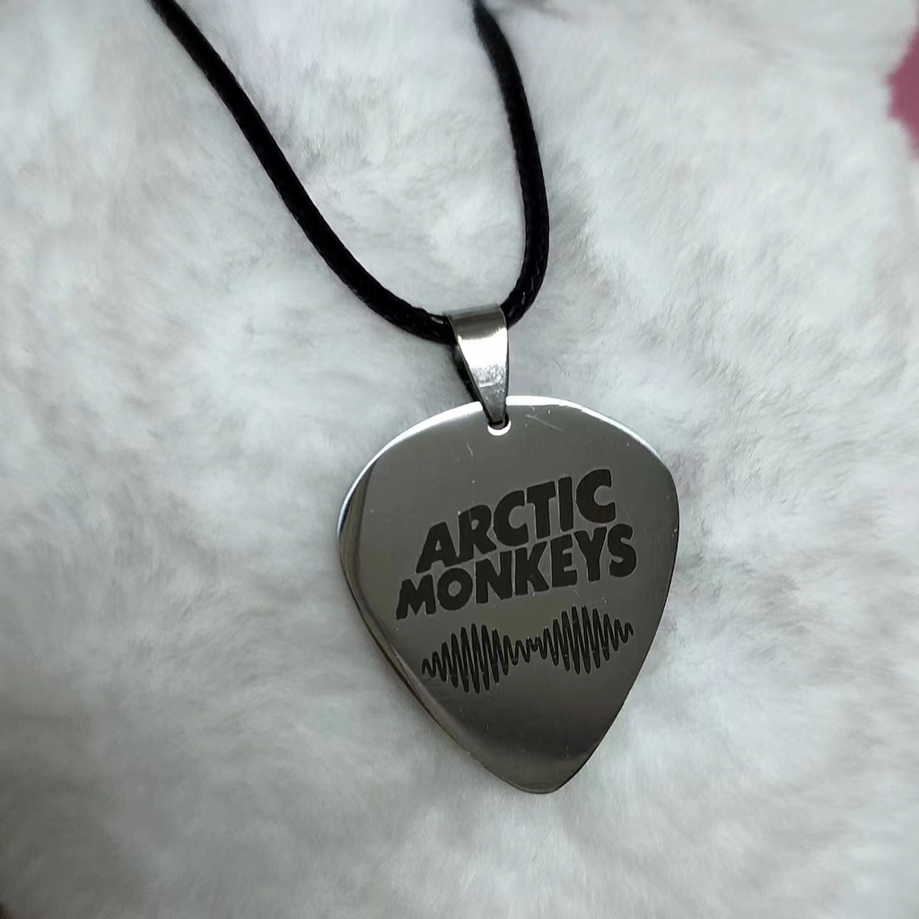 Colgante Arctic Monkeys Guitar Pick ~ Accesorios De Joyería Collar De Cuerda De Cuero Acero ...