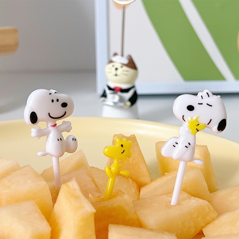 Snoopy Fruit Picking Animales De Dibujos Animados Niños De Grado ...